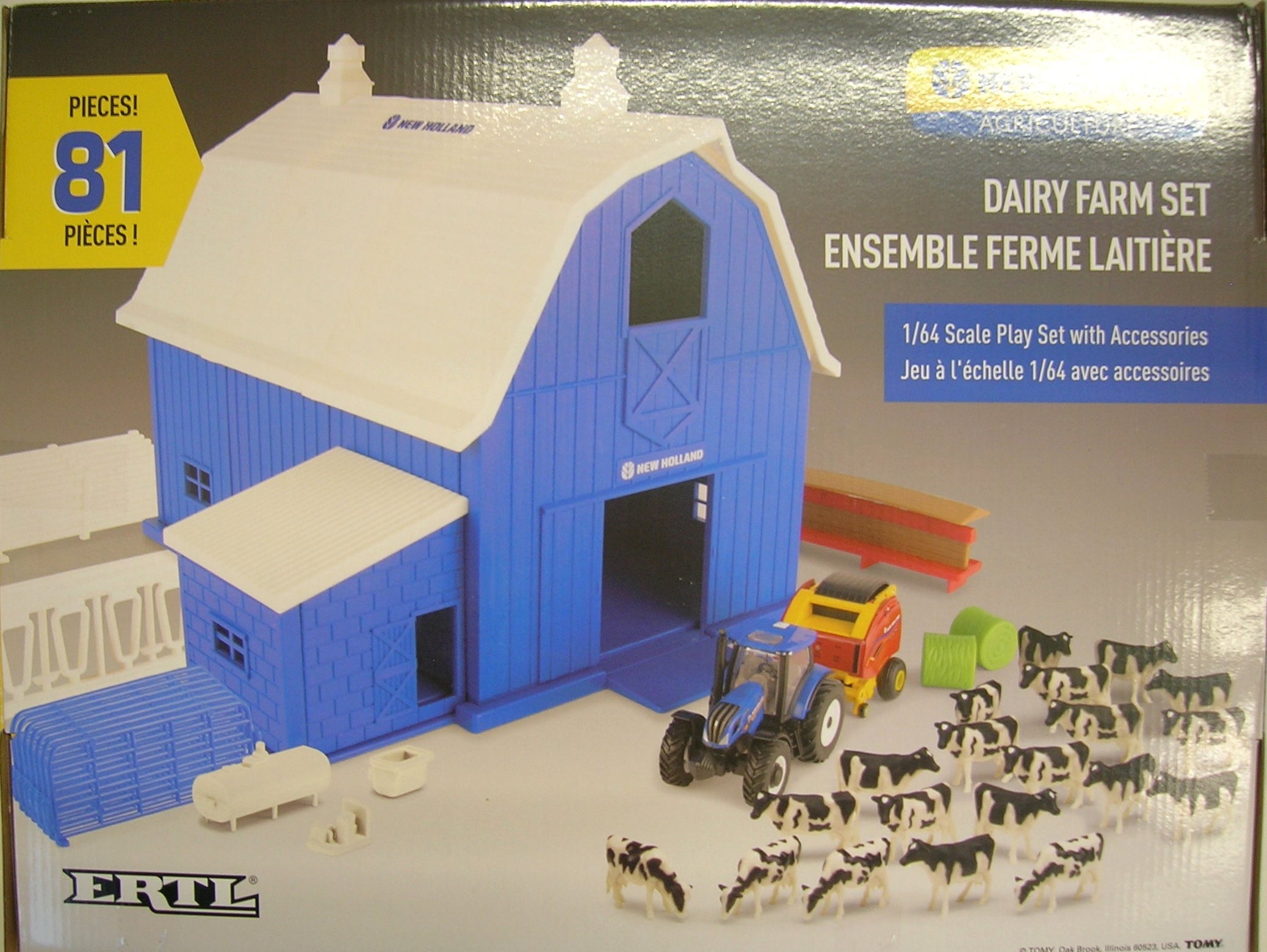 1/64 ERTL TOY FORD NEW HOLLAND DAIRY FARM SET
